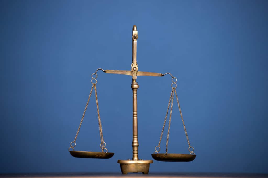 Offer-in-Compromise vs. Bankruptcy – The Pros and Cons of Both ...